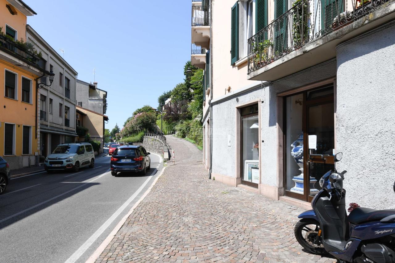 Negozio in vendita a Gardone Riviera