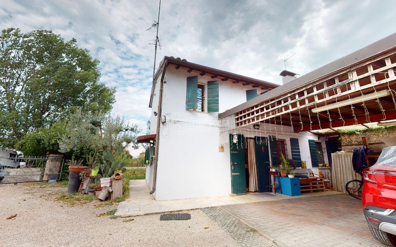 Casa indipendente in vendita a San Felice Sul Panaro