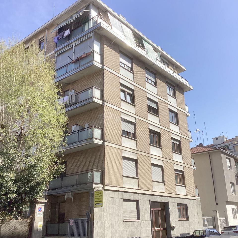 Quadrilocale in Via Lombriasco 19, Torino