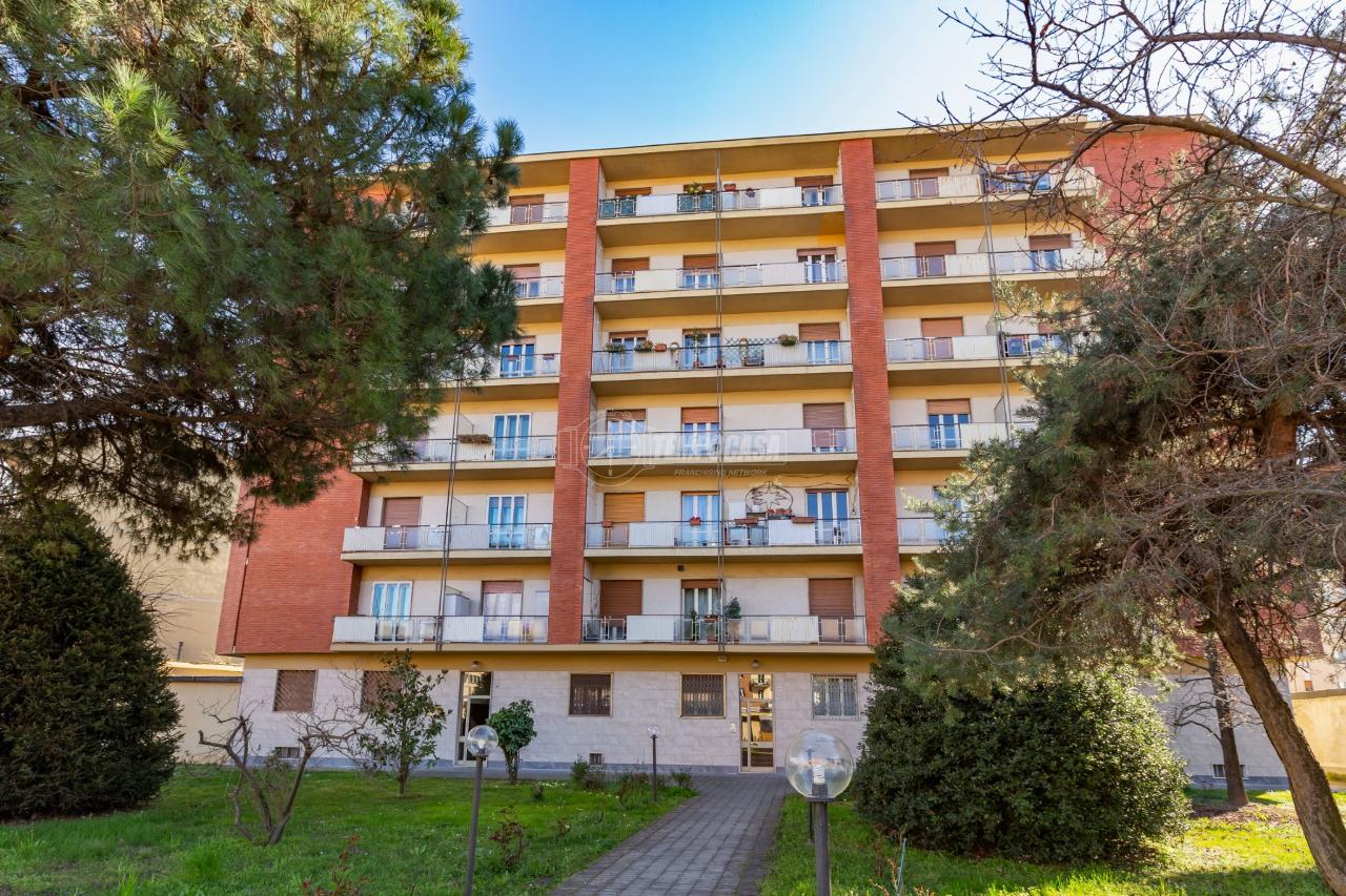 Trilocale in Corso Grosseto 293, Torino