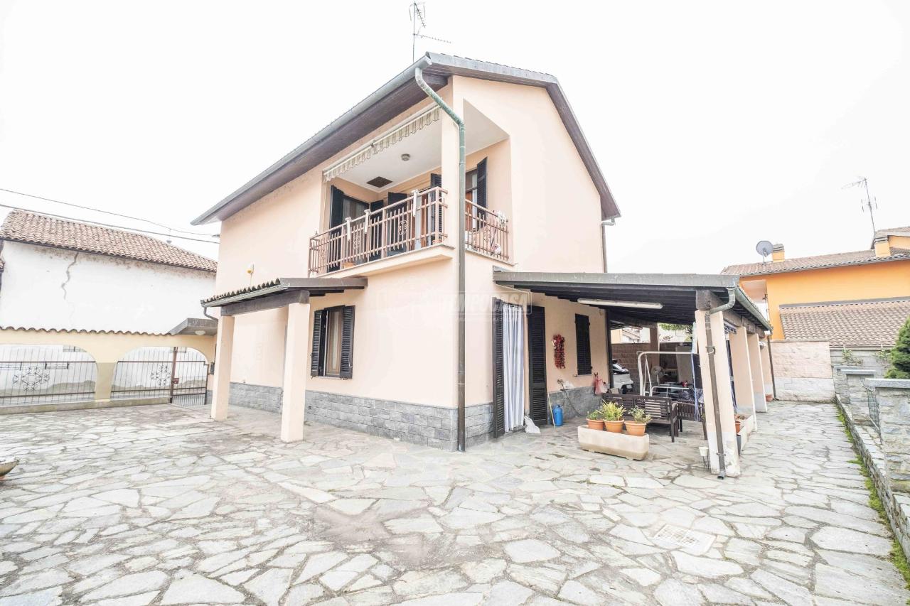 Villa in vendita a Caresana