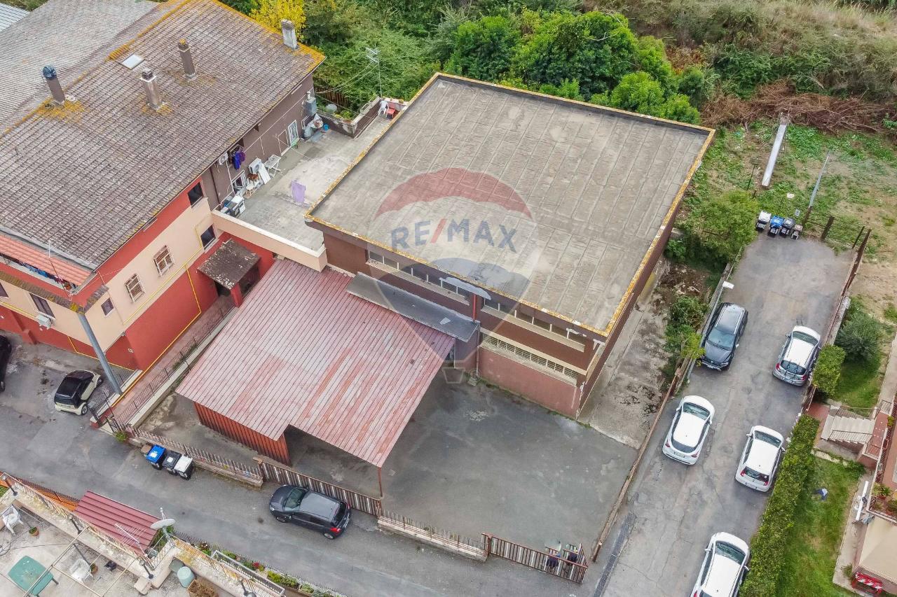 Capannone in vendita a Roma