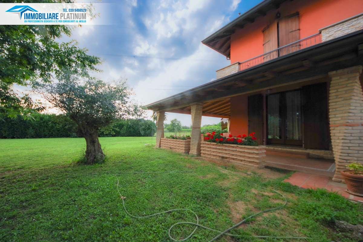 Villa unifamiliare in vendita a Albiate