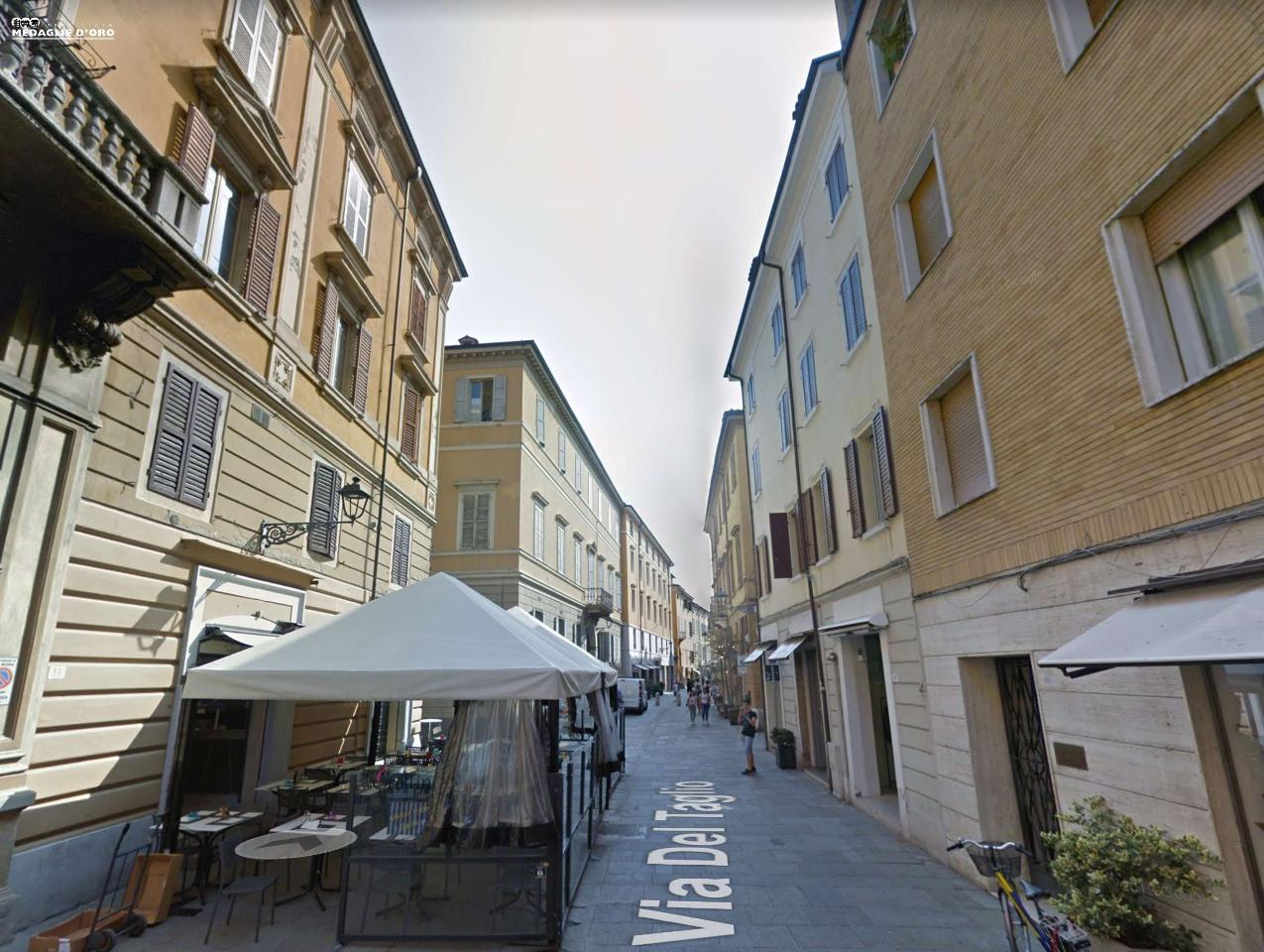 Negozio in affitto a Modena