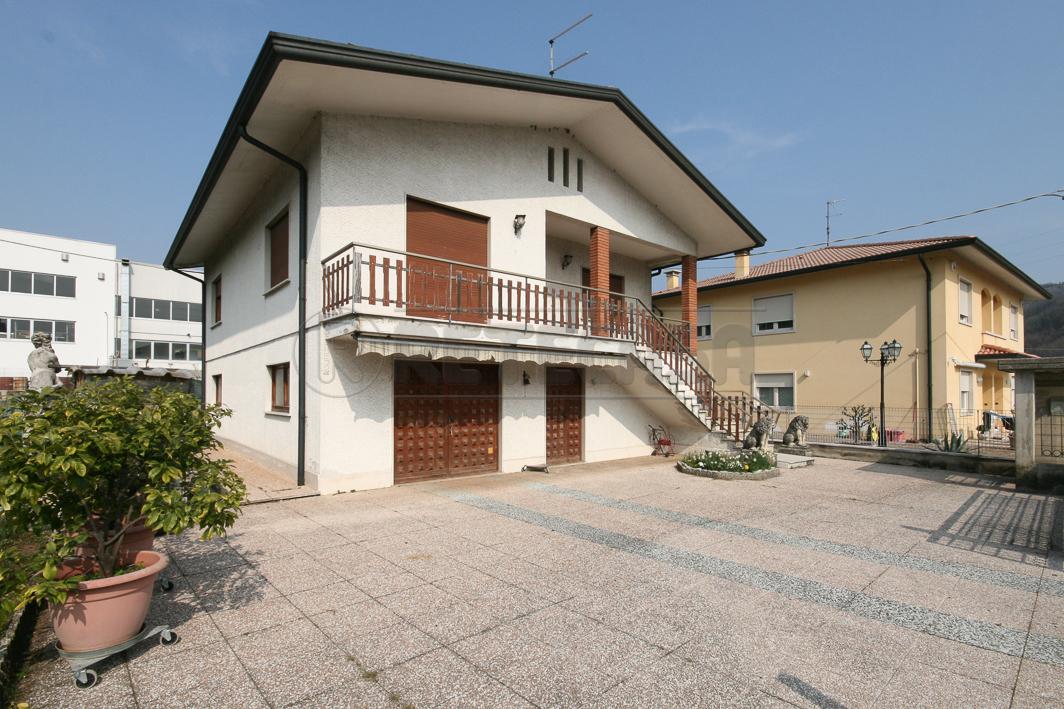 Villa a schiera in vendita a Chiampo