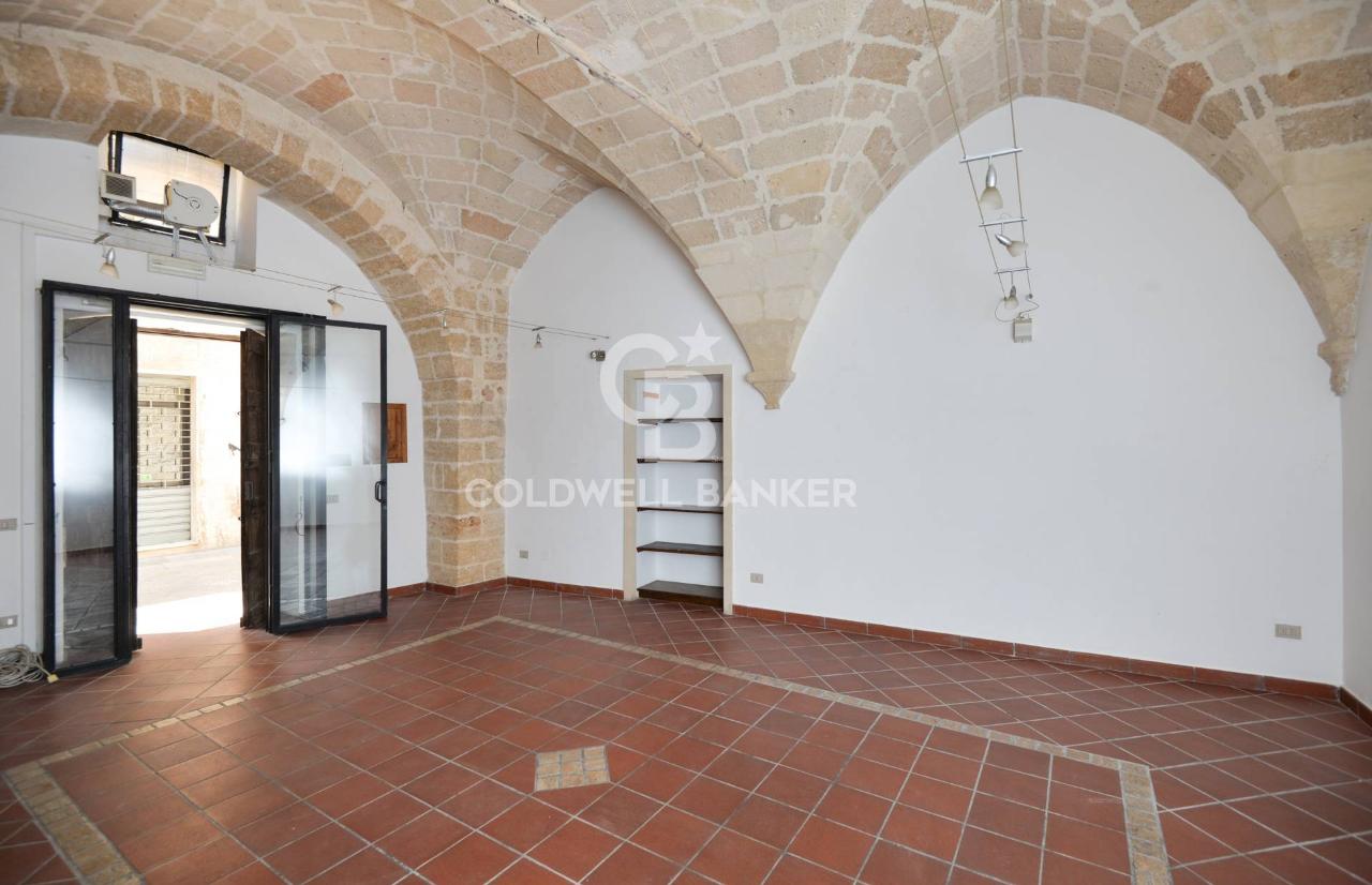 Negozio in affitto a Lecce