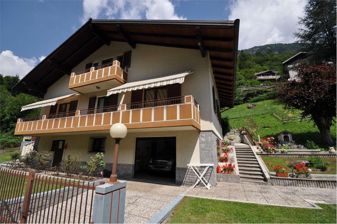 Casa indipendente in vendita a Vanzone Con San Carlo