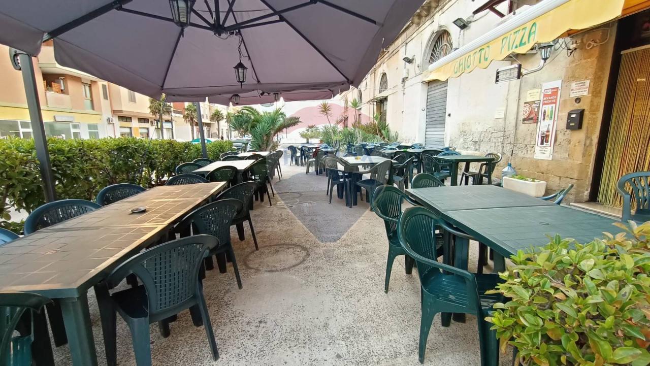 Esercizio commerciale in vendita a Brindisi