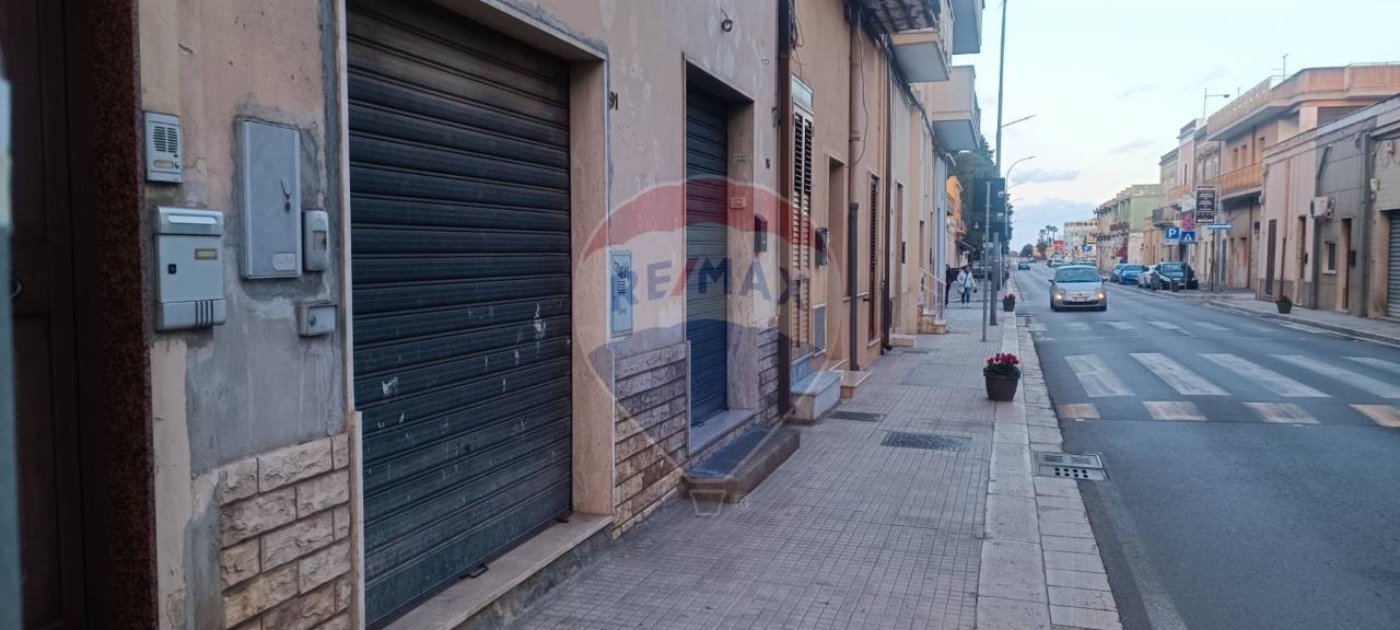 Esercizio commerciale in affitto a Mesagne