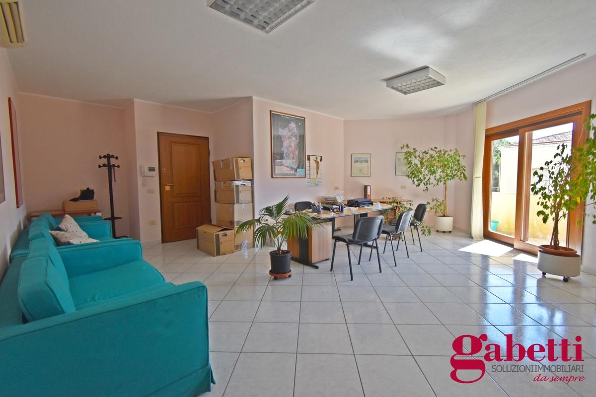 Ufficio in affitto a Olbia
