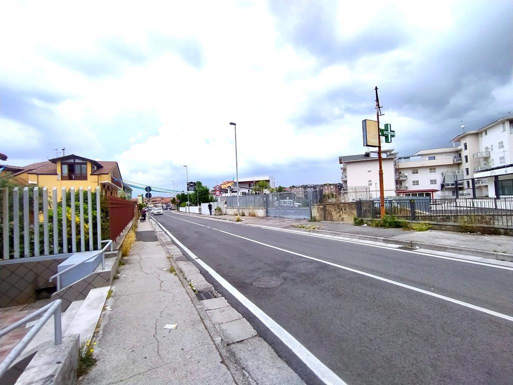 Negozio in affitto a Quarto