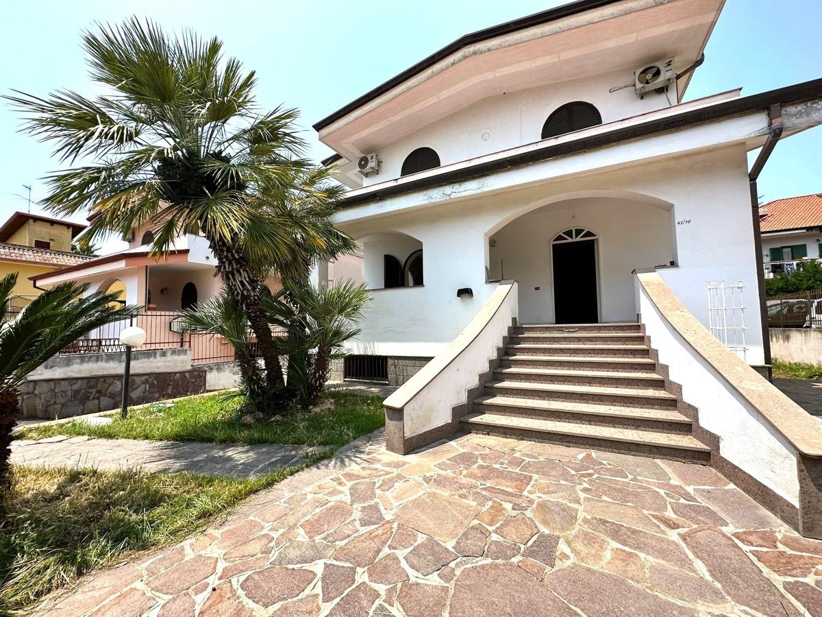 Villa in vendita a Giugliano In Campania