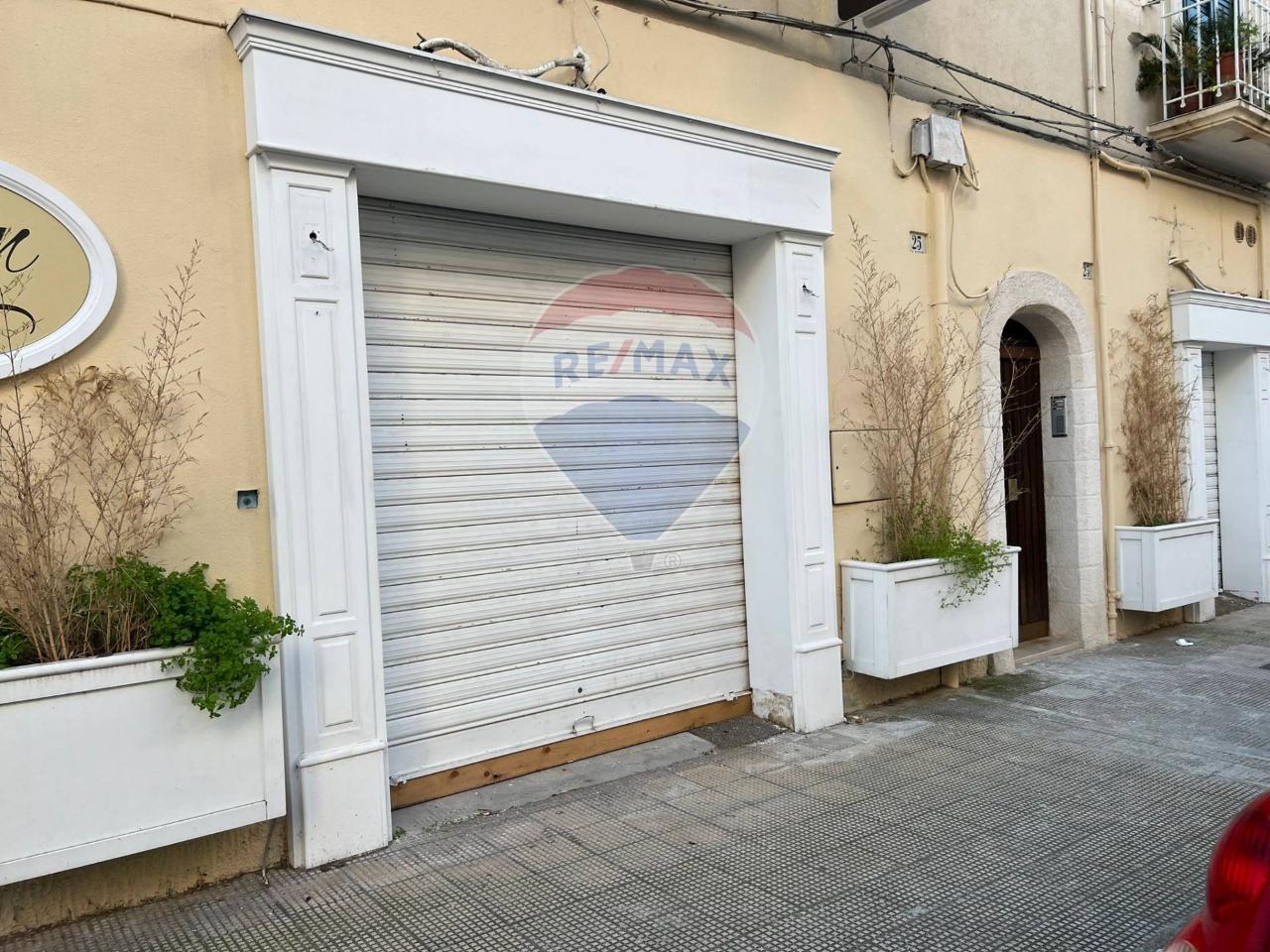 Negozio in affitto a Monopoli