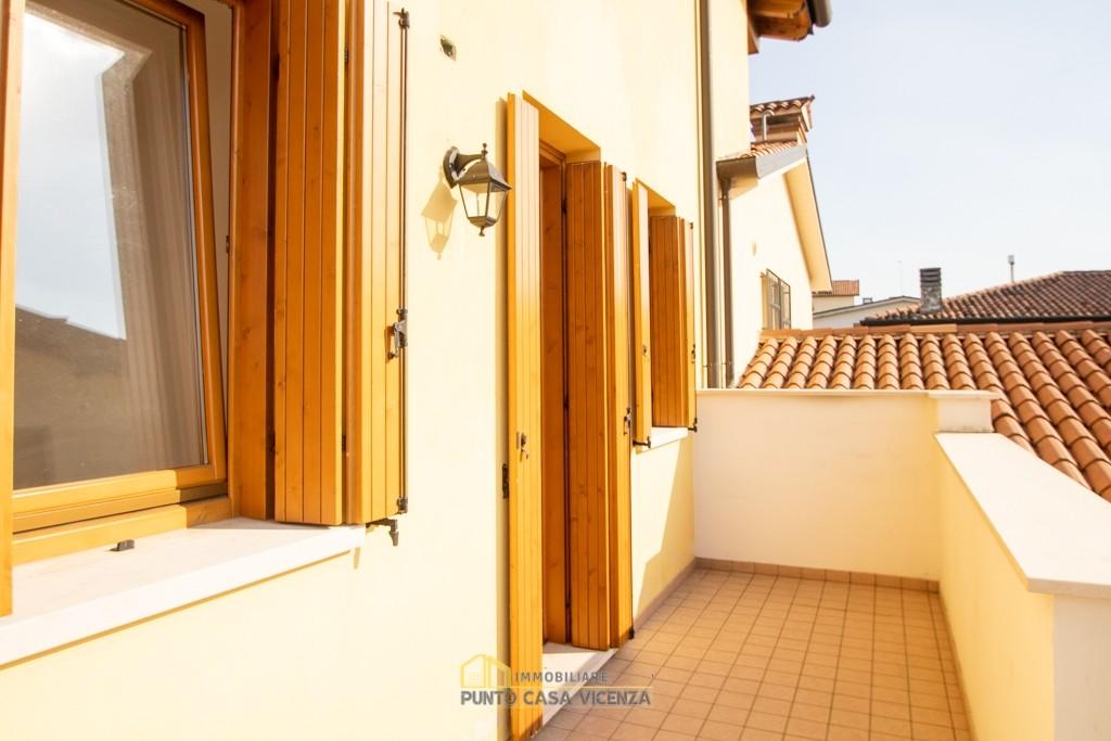 Appartamento in vendita a Monticello Conte Otto