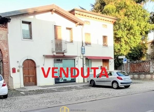 Negozio in vendita a Malo