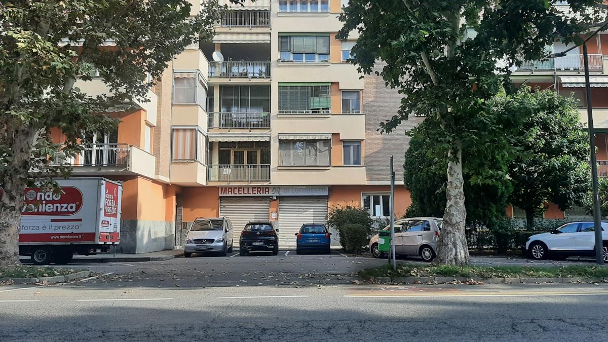 Negozio in vendita a Beinasco