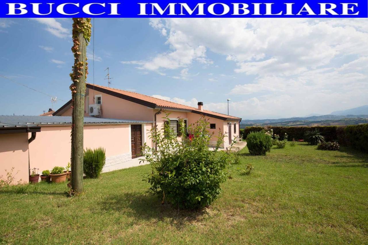 Villa in vendita a Elice