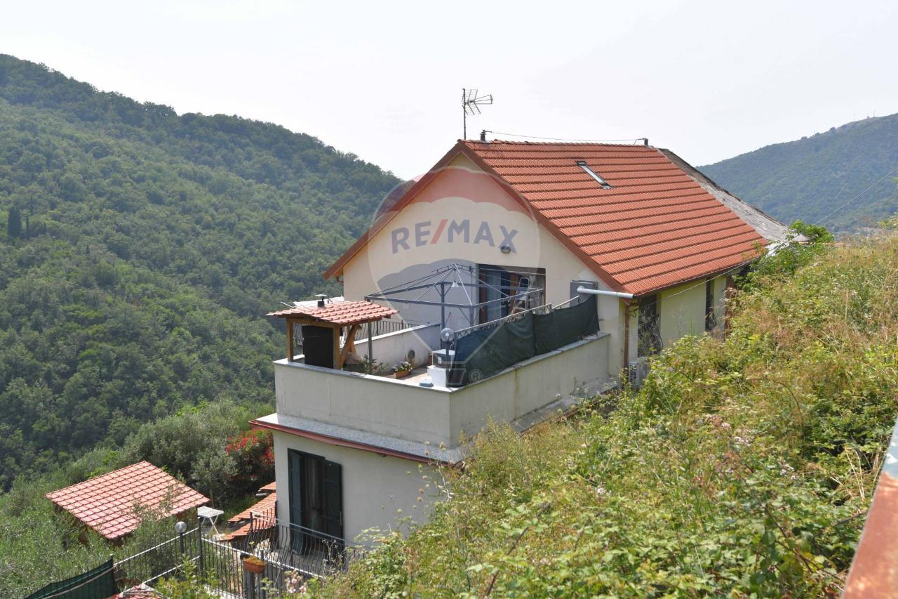 Casa indipendente in vendita a Genova