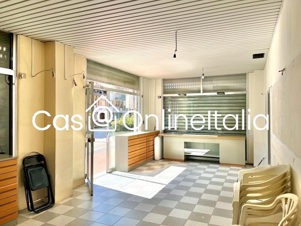 Negozio in vendita a Prato