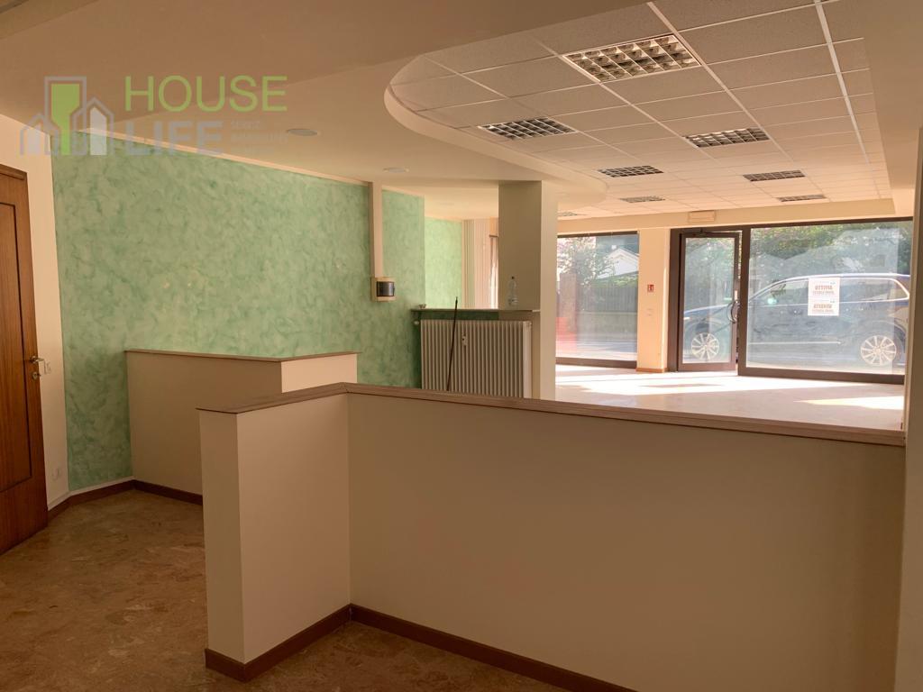 Negozio in vendita a Schio