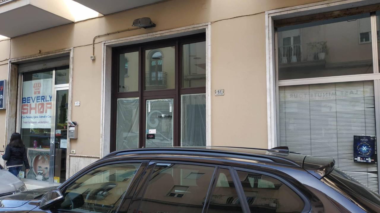 Locale commerciale in affitto a San Benedetto Del Tronto