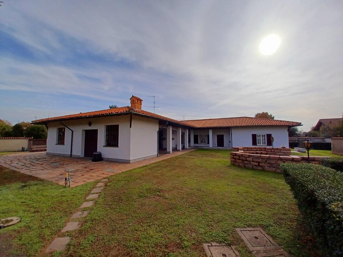 Villa in Via Dante Alighieri 4, Inveruno