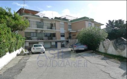 Garage - Autosilos - Parcheggio in vendita a Portici