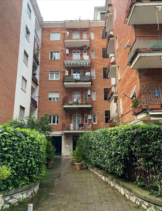 Appartamento in vendita a Napoli