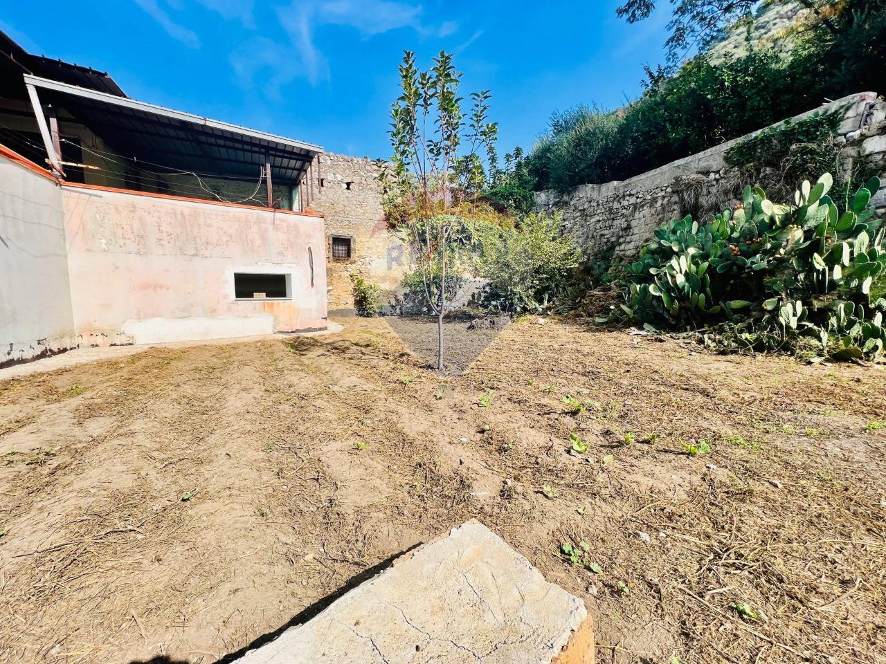 Casa indipendente in vendita a San Felice A Cancello