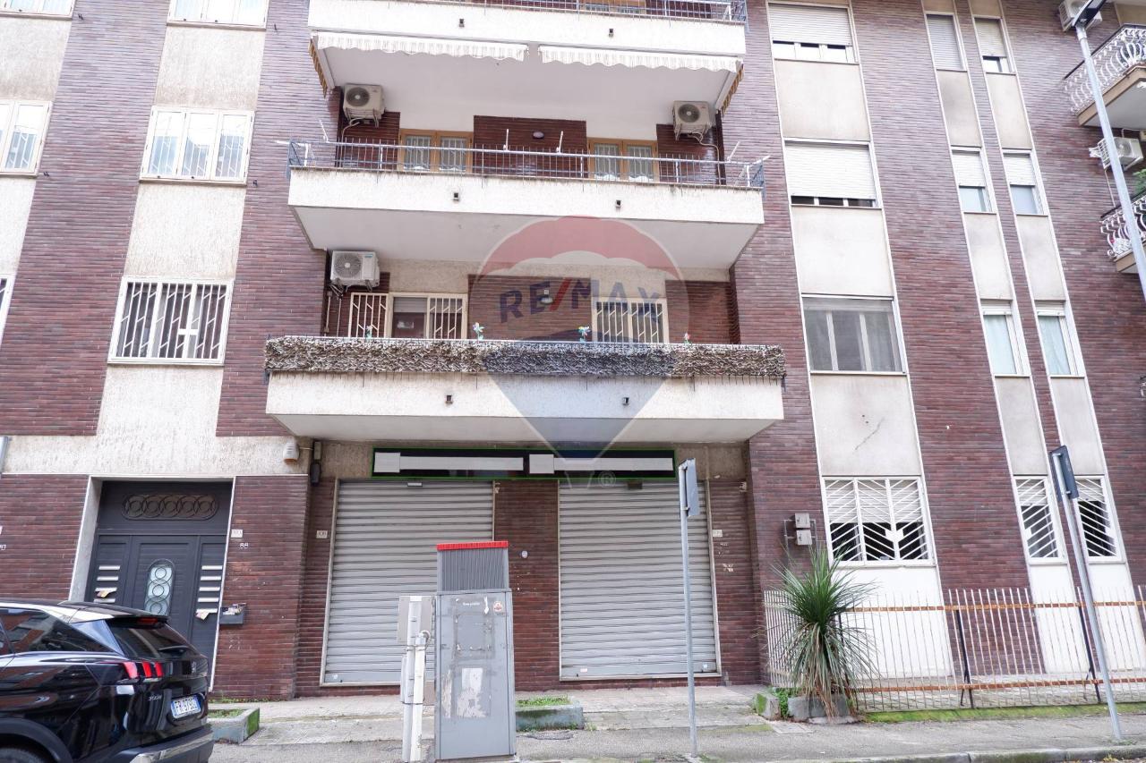 Negozio in affitto a Caserta