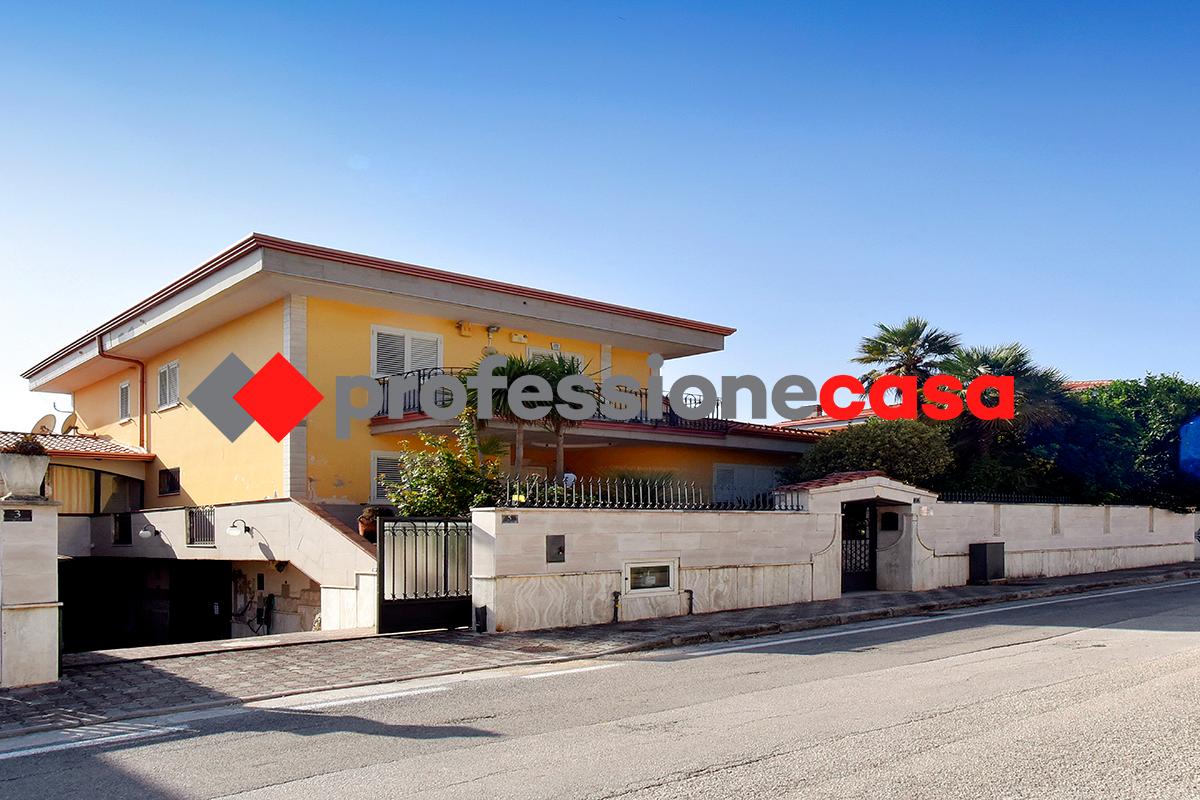 Villa in vendita a Caserta