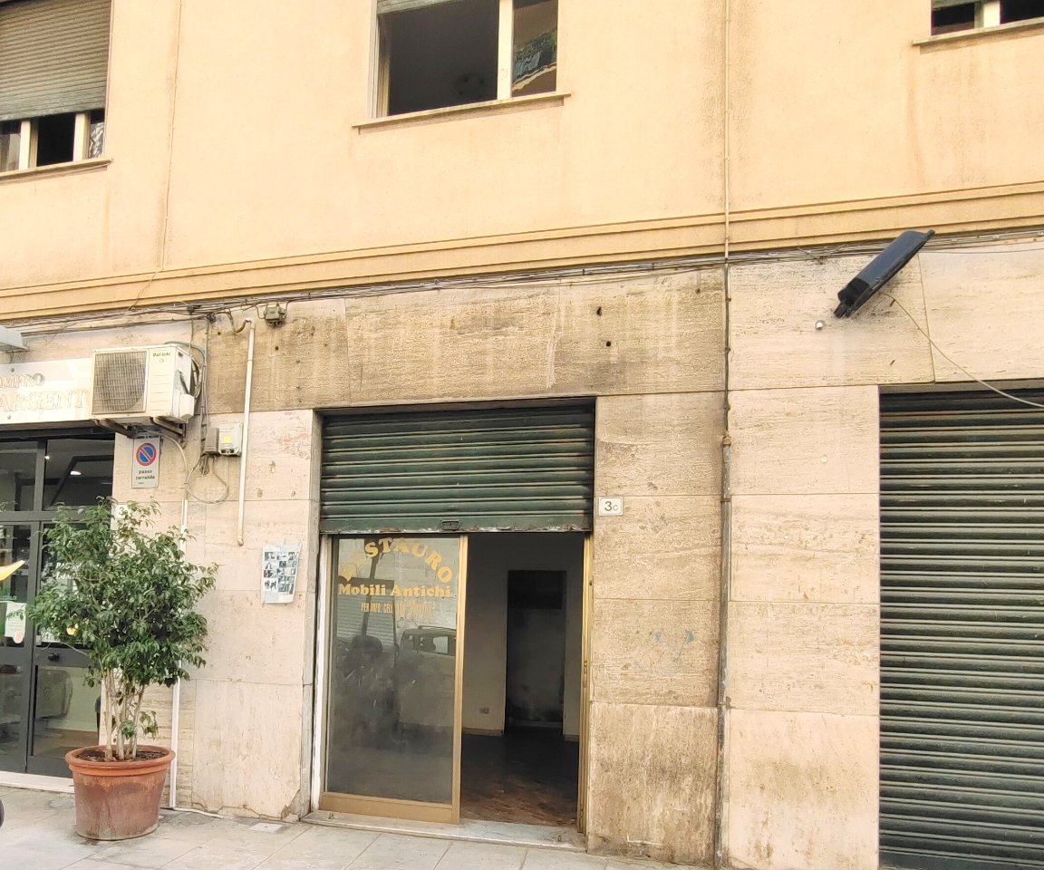 Negozio in affitto a Palermo