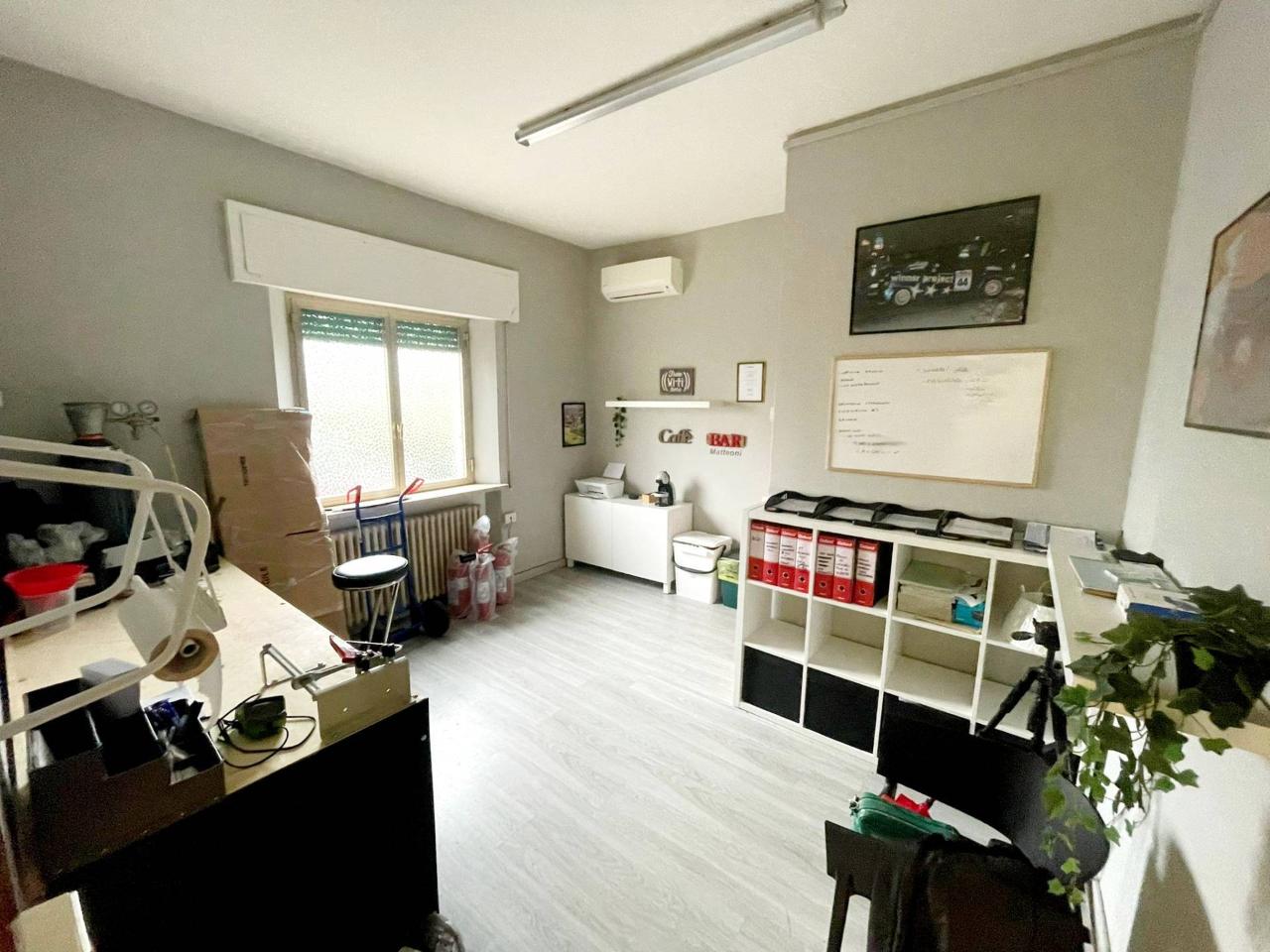 Ufficio in affitto a Capannori