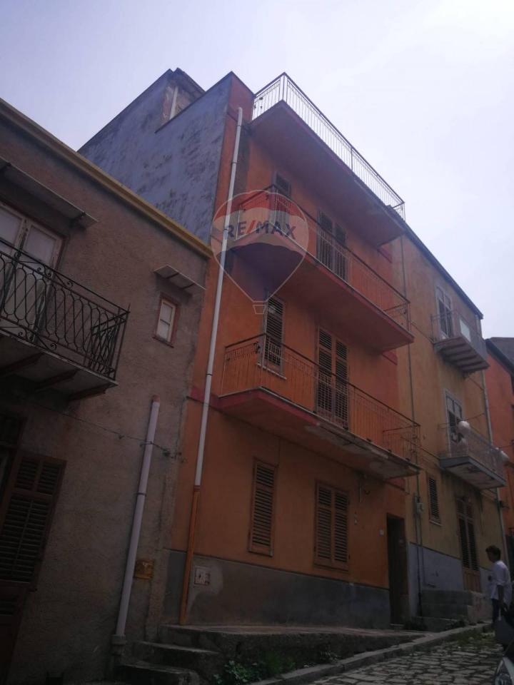 Casa indipendente in vendita a Cefala' Diana