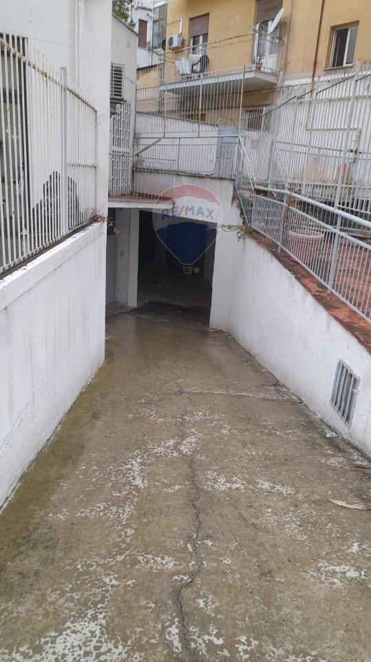 Magazzino in vendita a Palermo