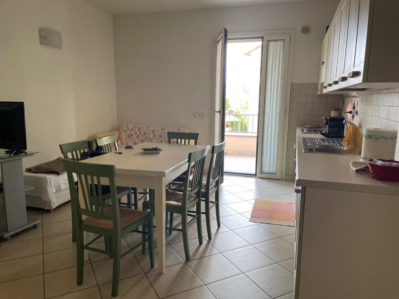 Appartamento in vendita a Montignoso