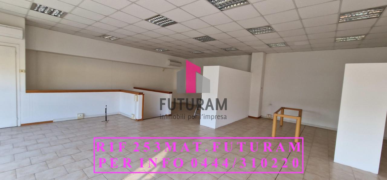Ufficio in vendita a Abano Terme