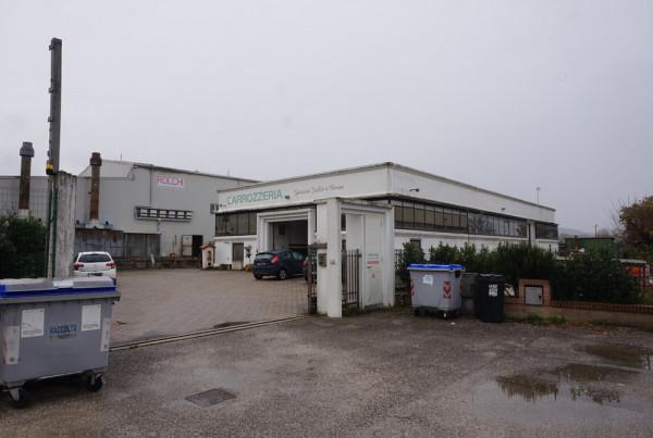 Capannone in vendita a Bettona