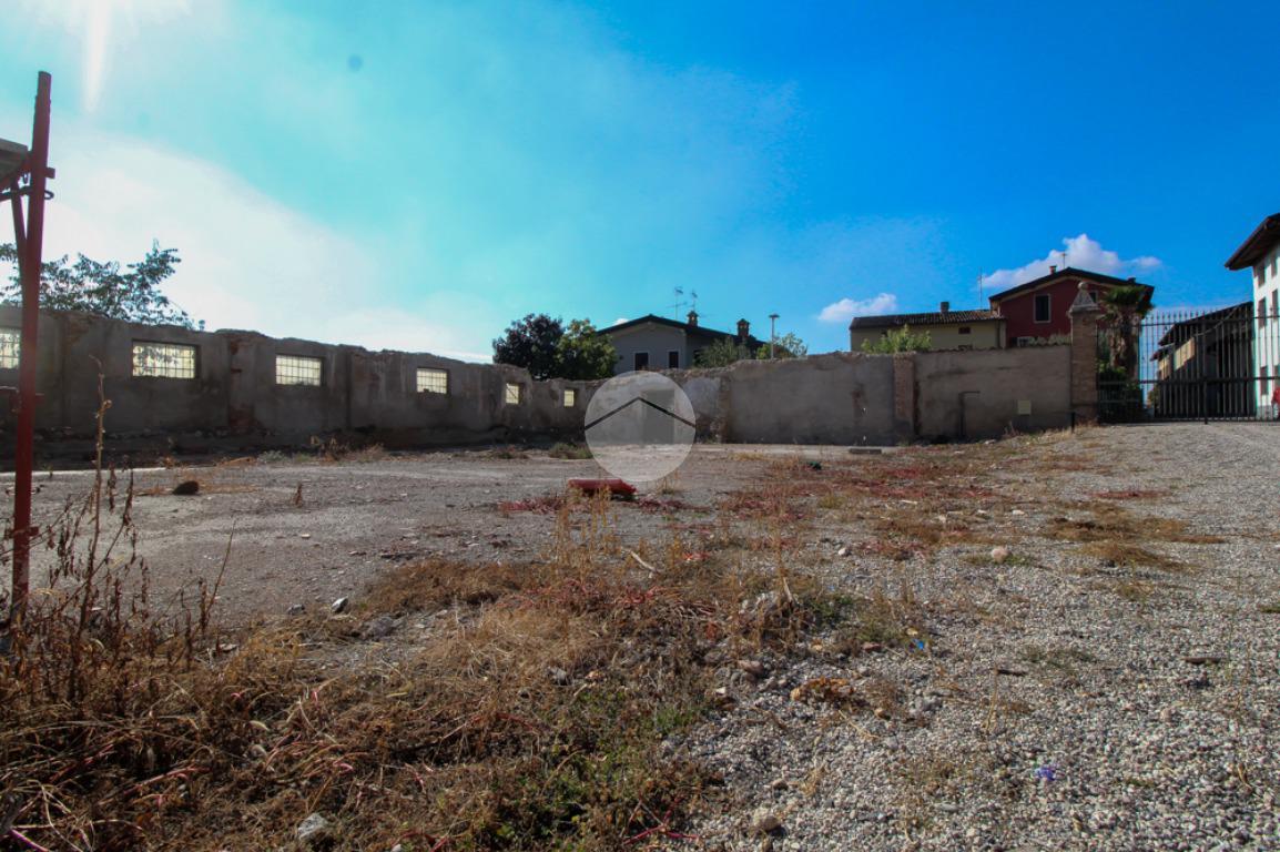 Terreno edificabile in vendita a Lonato