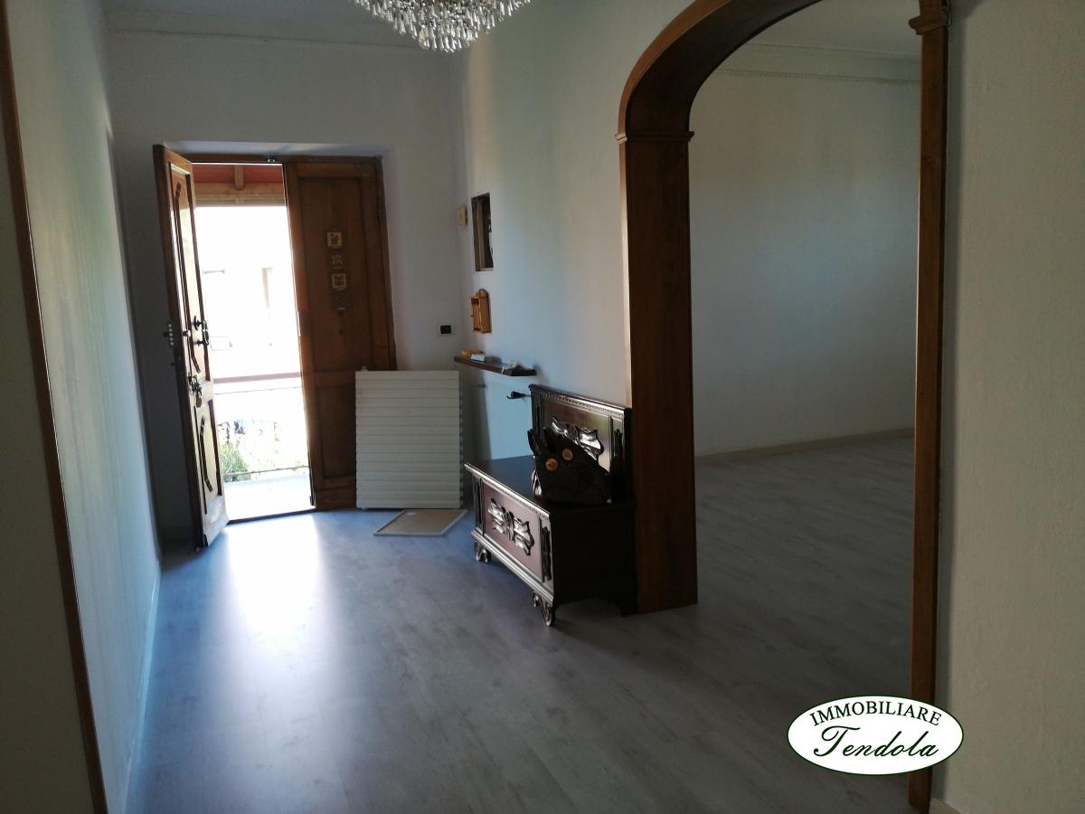 Porzione di casa in vendita a Luni