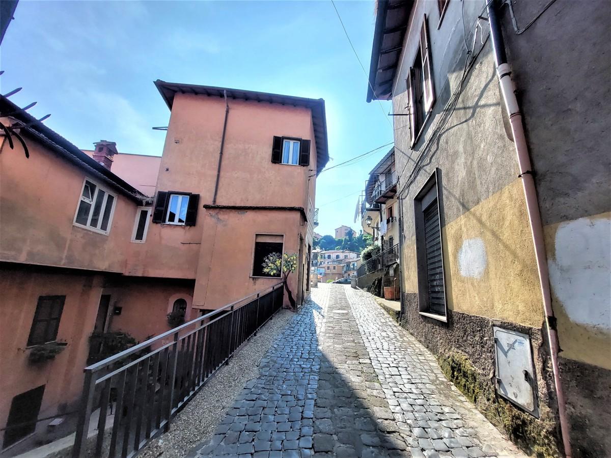 Appartamento in vendita a Rocca Di Papa