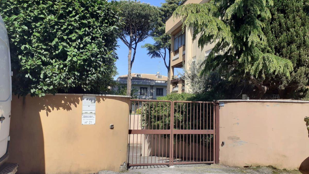 Magazzino in vendita a Marino