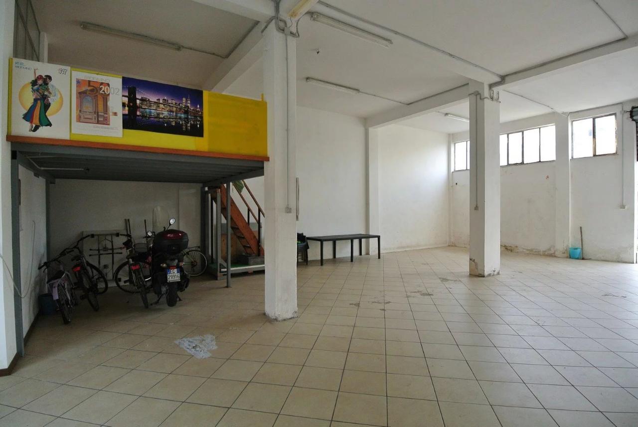 Locale commerciale in vendita a Montesilvano