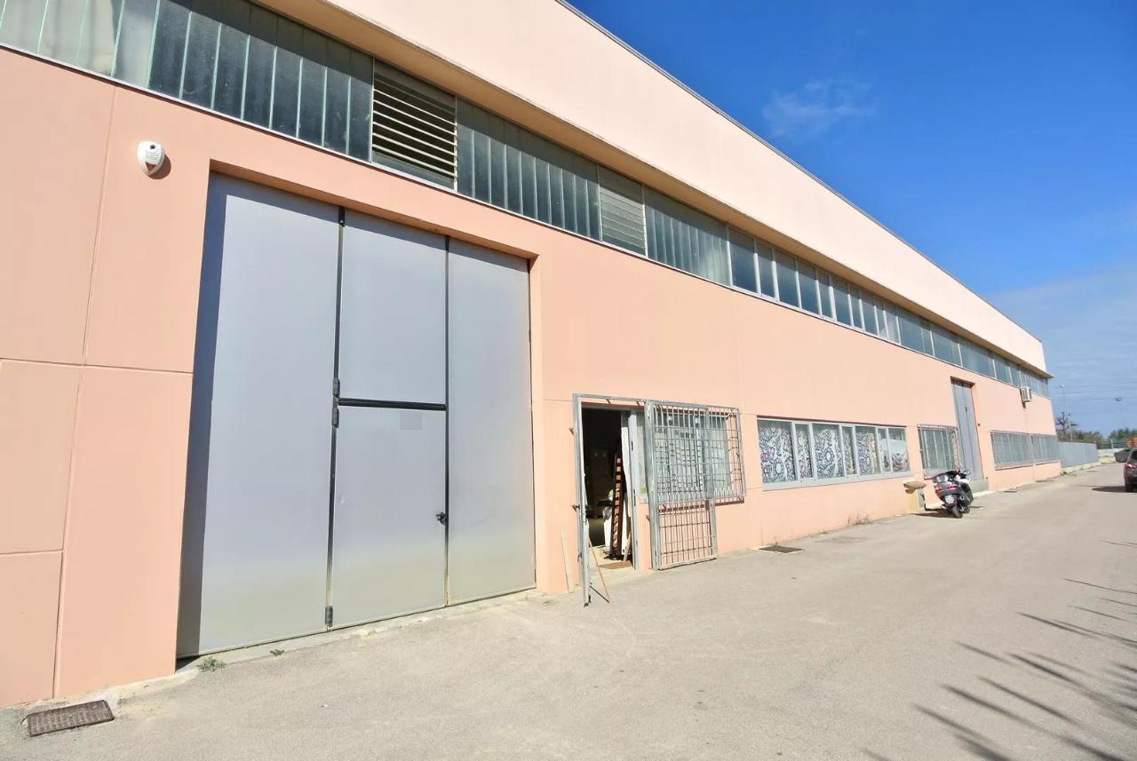 Magazzino in vendita a Montesilvano
