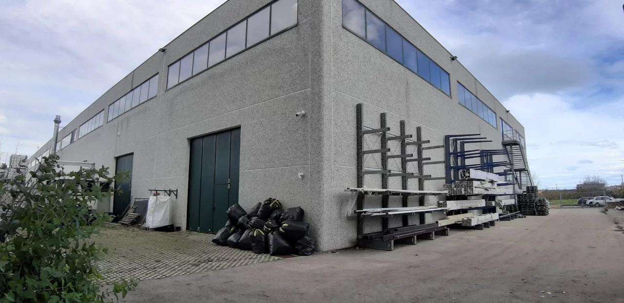 Capannone in vendita a Montesilvano