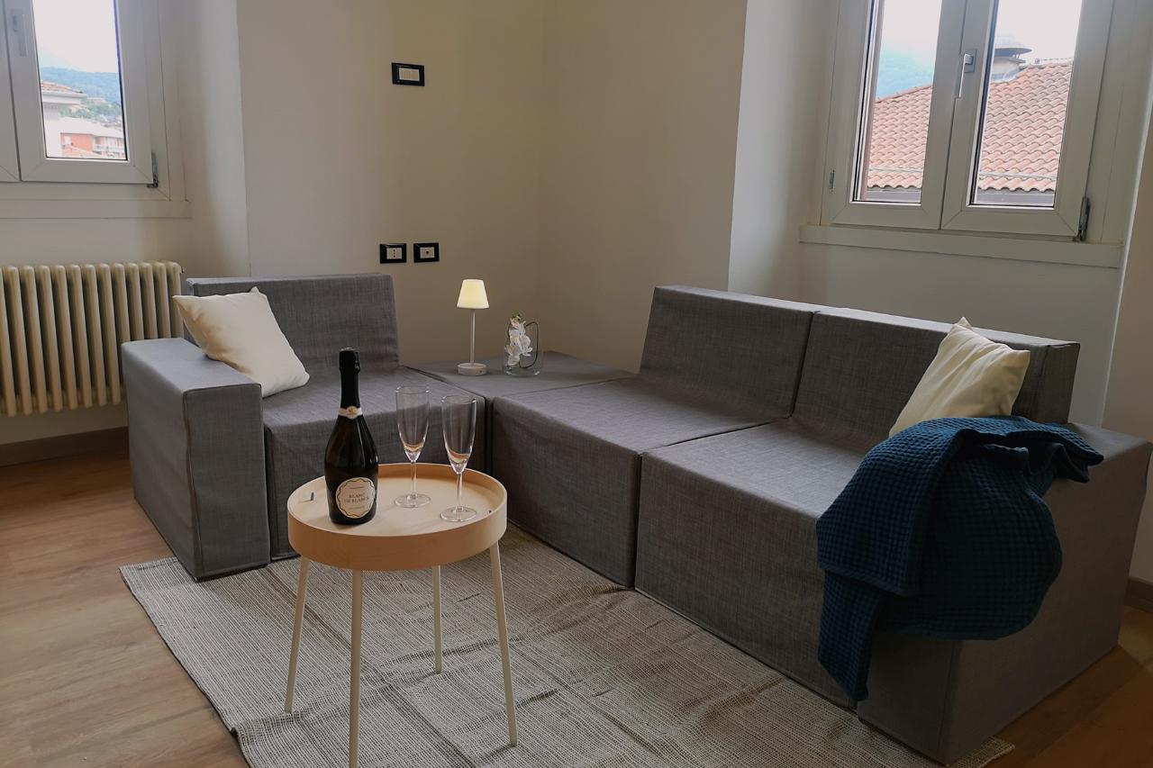 Appartamento in vendita a Mandello Del Lario