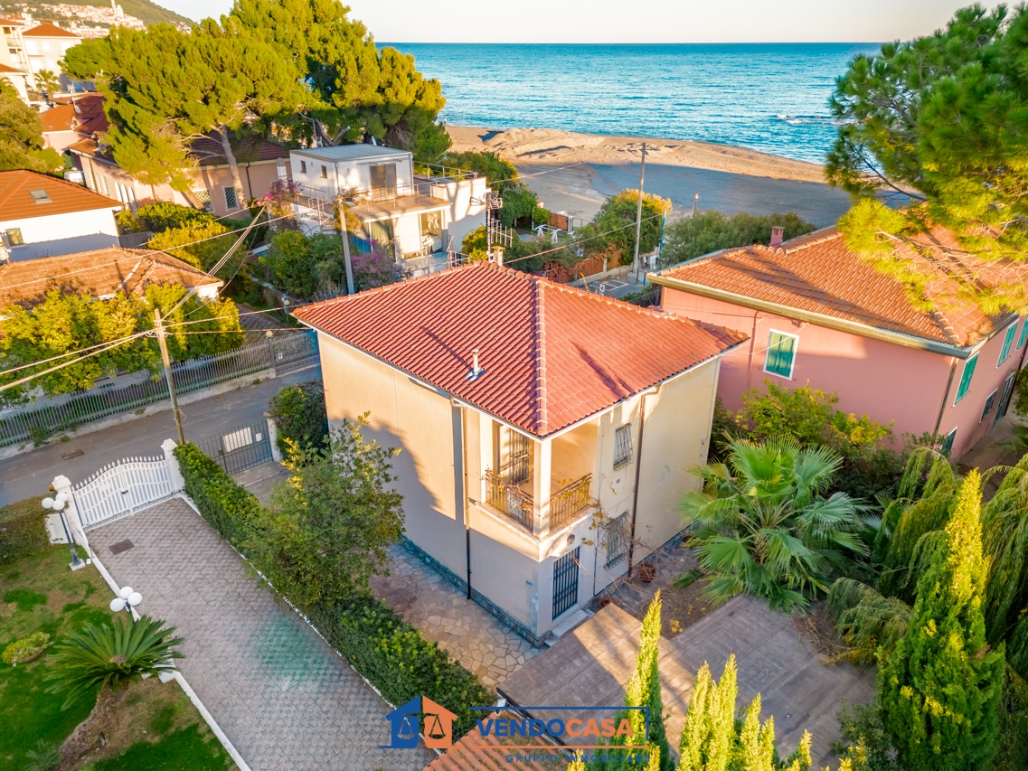 Villa in vendita a Diano Marina