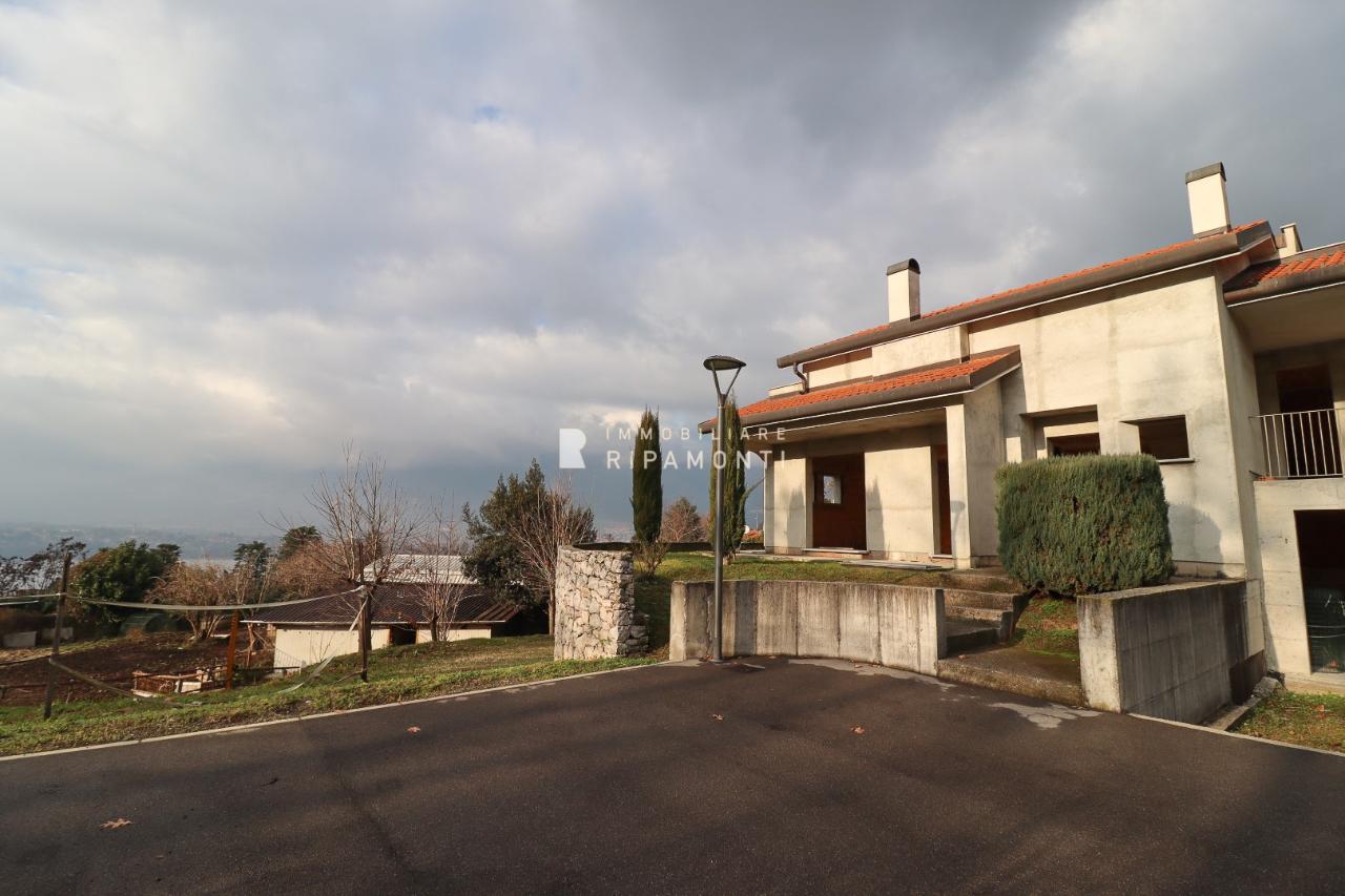 Villa a schiera in vendita a Oggiono