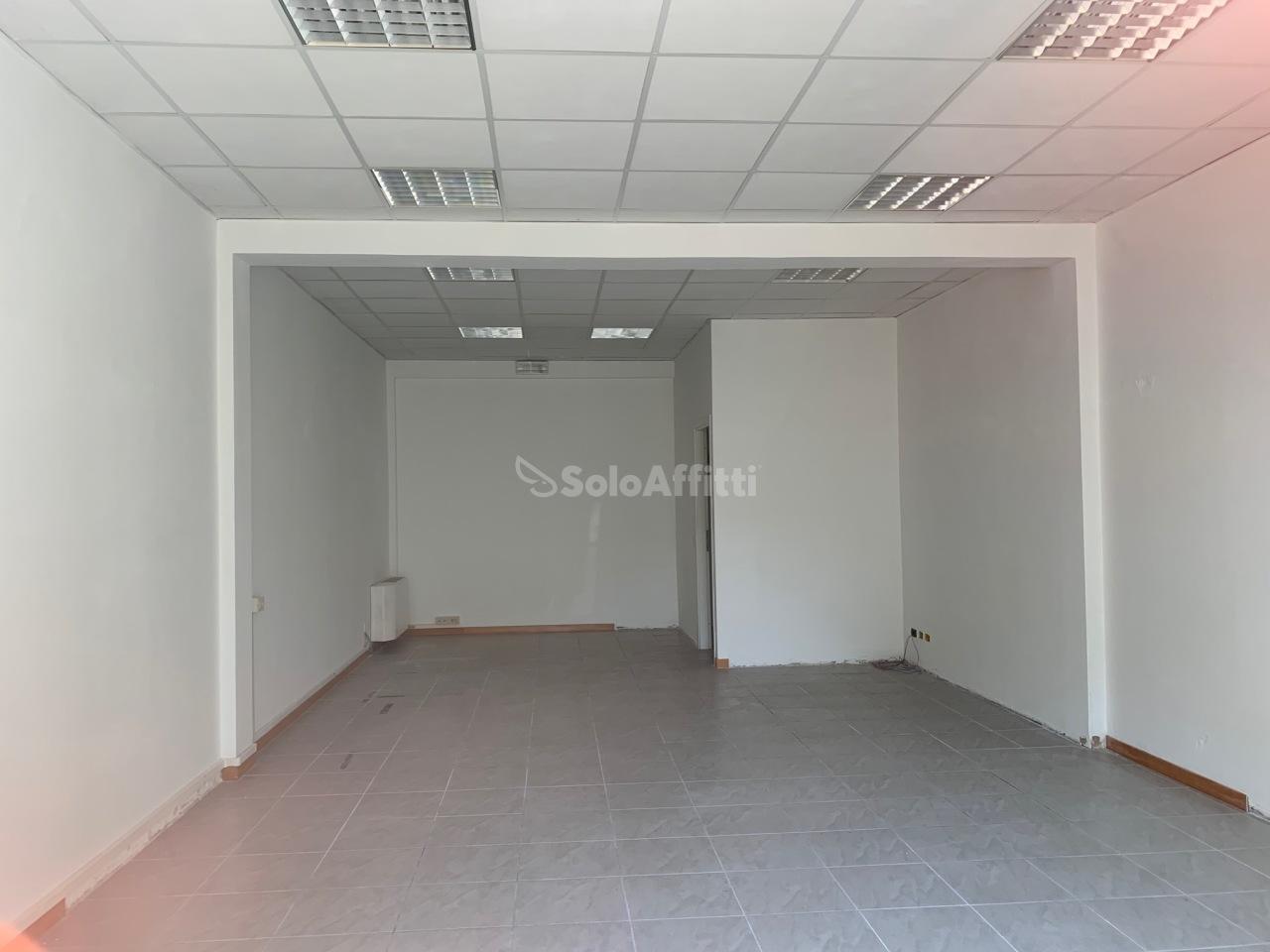 Negozio in affitto a Siena