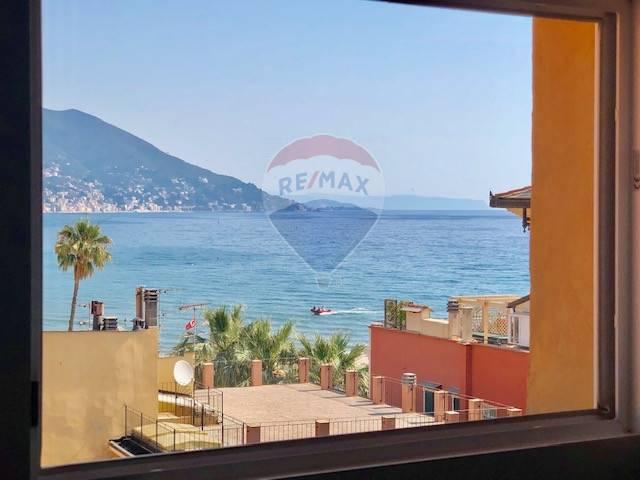 Attico in affitto a Laigueglia